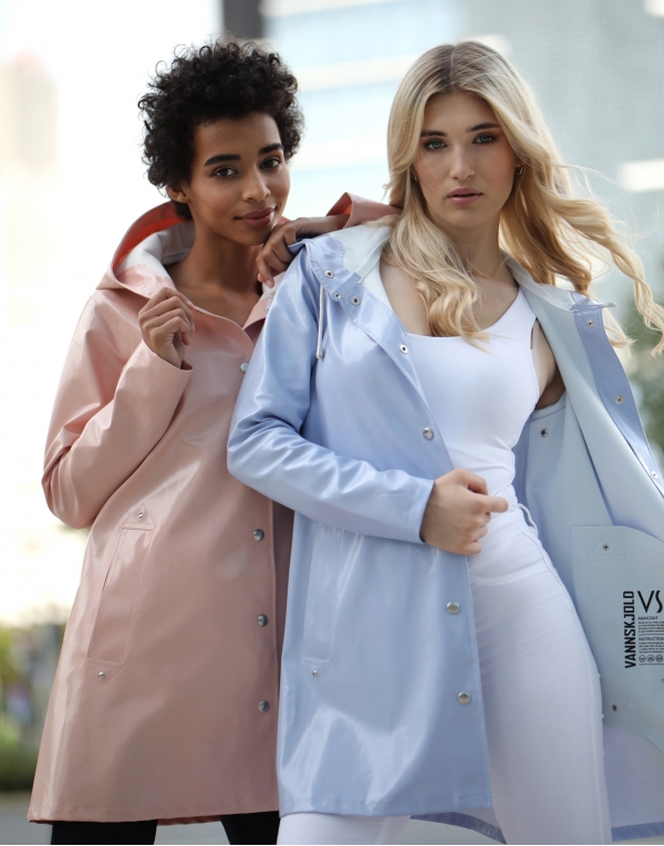 Damski płaszcz przeciwdeszczowy GRACE FLASH BABY BLUE - VANNSKJOLD